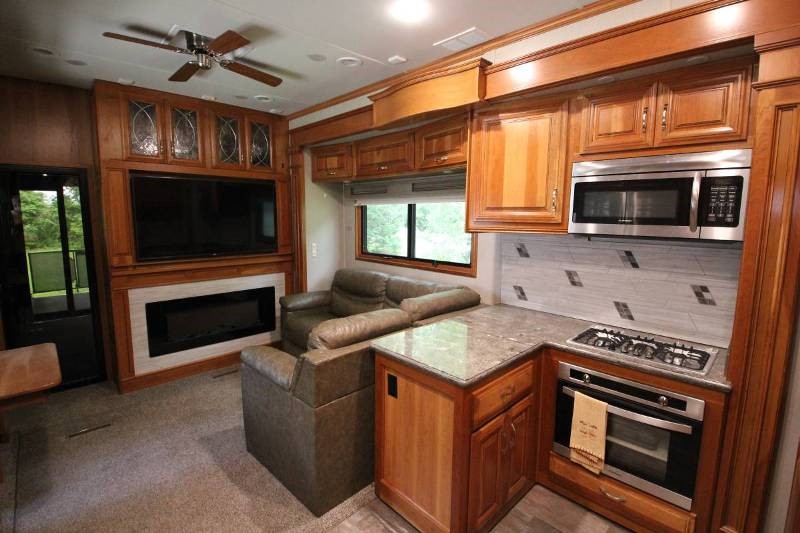 2018 DRV FULLHOUSE LX450, PHOTOS, Details, Brochure, Floorplan