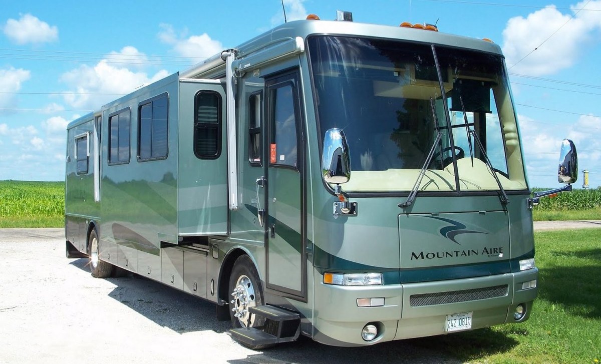 2003 Newmar Mountain Aire for sale by owner at Dream Finders