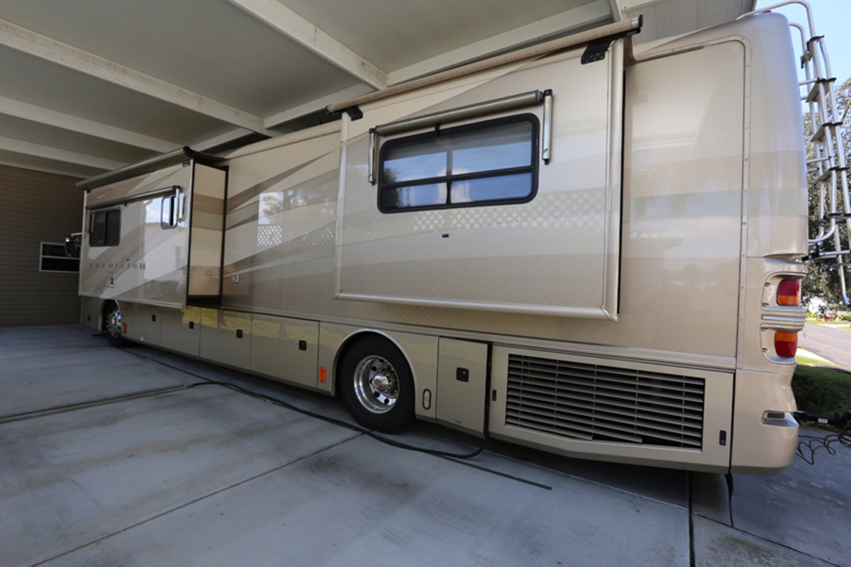 2005 American Tradition 40W | Used Motorhomes and RVs for sale