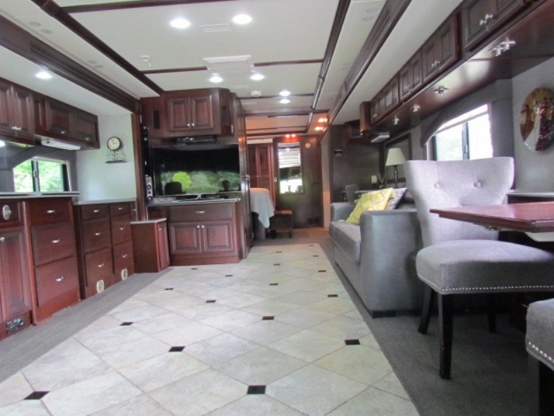 2009 Fleetwood Revolution LE 42K, PHOTOS, Details, Brochure, Floorplan