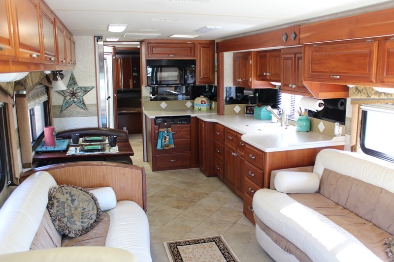 2004 Fleetwood Revolution 40C, PHOTOS, Details, Brochure, Floorplan