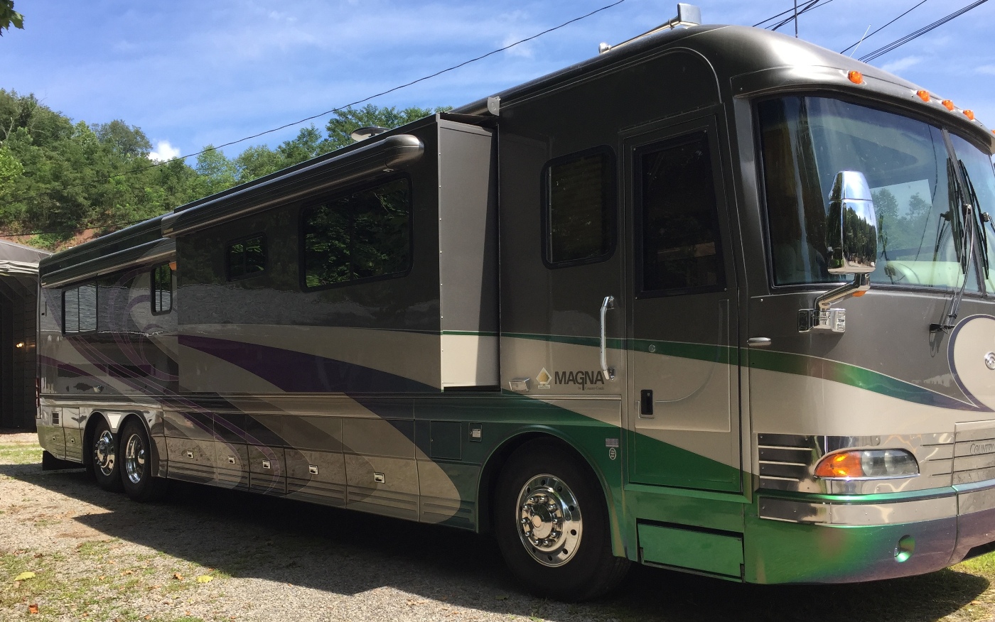 2004 Country Coach Magna | Used Motorhomes For Sale