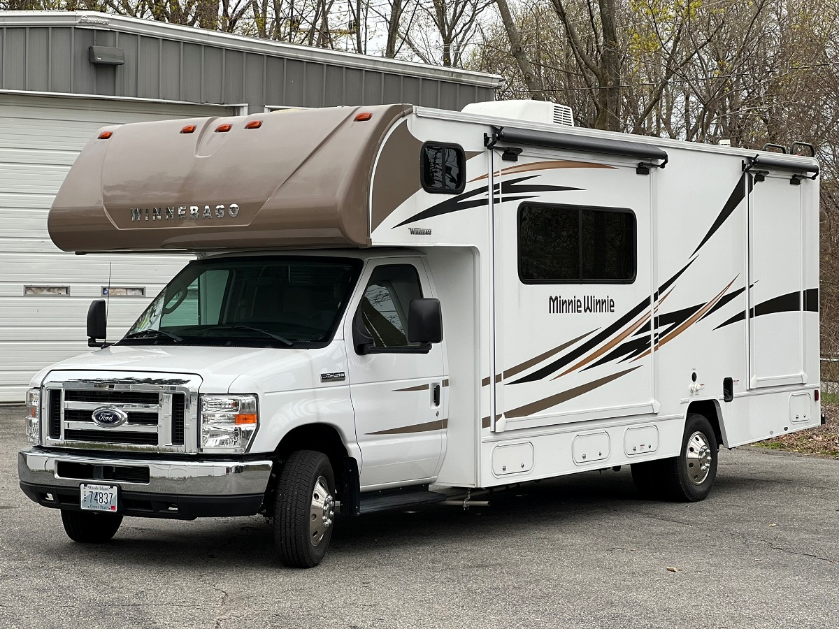 2017 Winnebago Minnie Winnie 26A