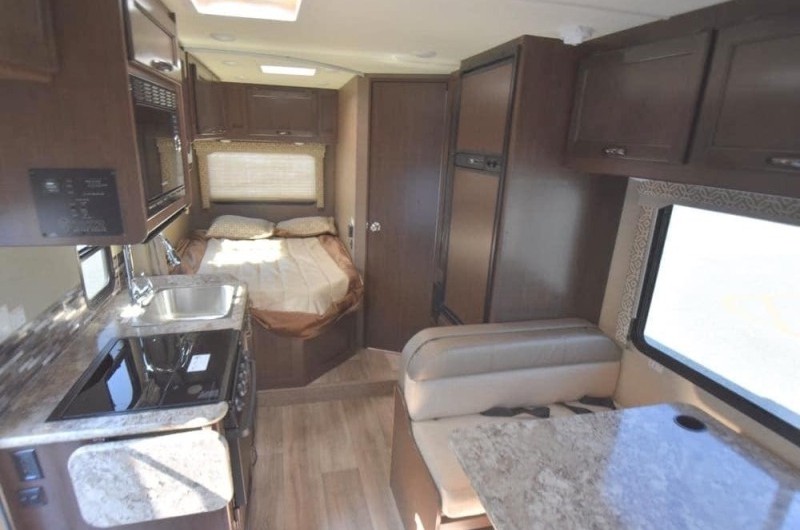 2018 Thor Freedom Elite 23H, PHOTOS, Details, Brochure, Floorplan