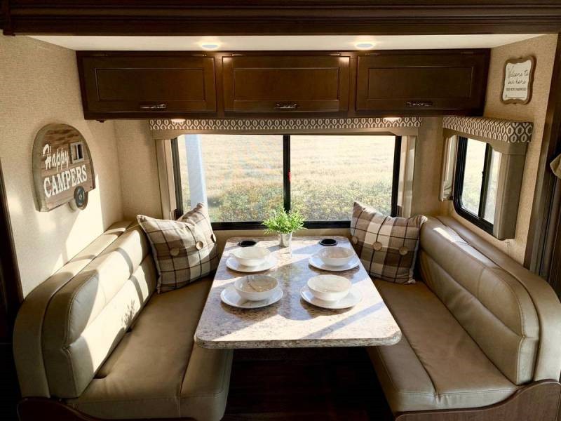 2019 Thor Freedom Elite 24FE, PHOTOS, Details, Brochure, Floorplan