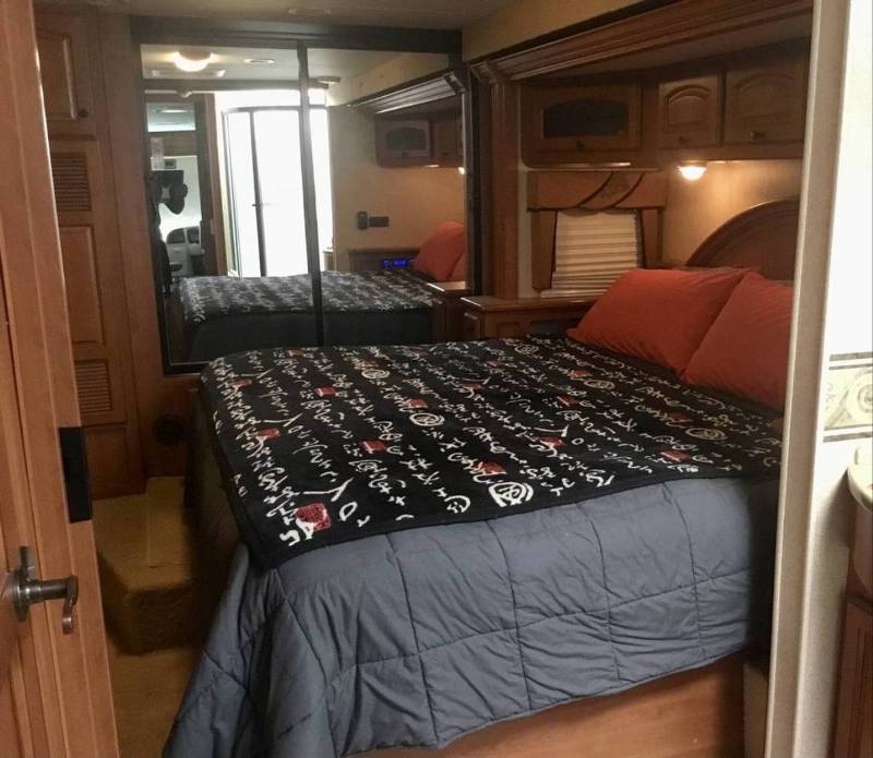 2010 Damon Tuscany 4072, PHOTOS, Details, Brochure, Floorplan