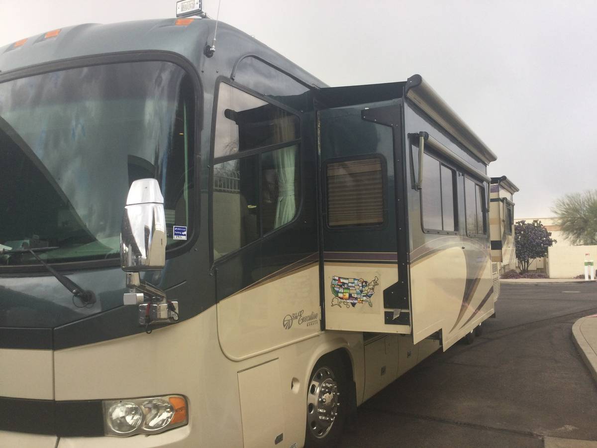 2005 Monaco Executive 45PBQ