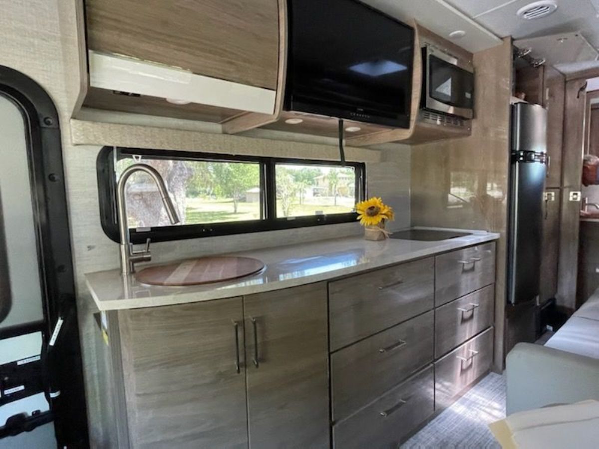 2021 Entegra Qwest 24R * Mercedes Benz Sprinter