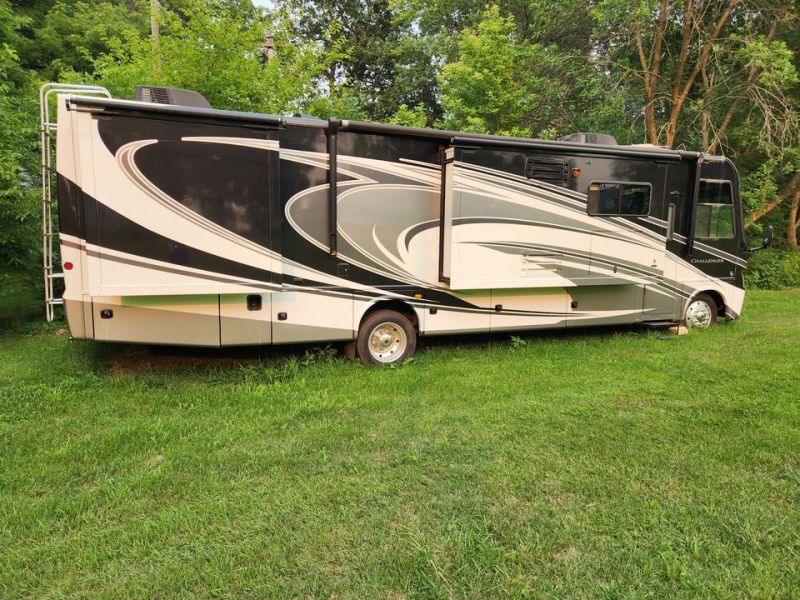 2013 Thor Challenger 37GT, PHOTOS, Details, Brochure, Floorplan