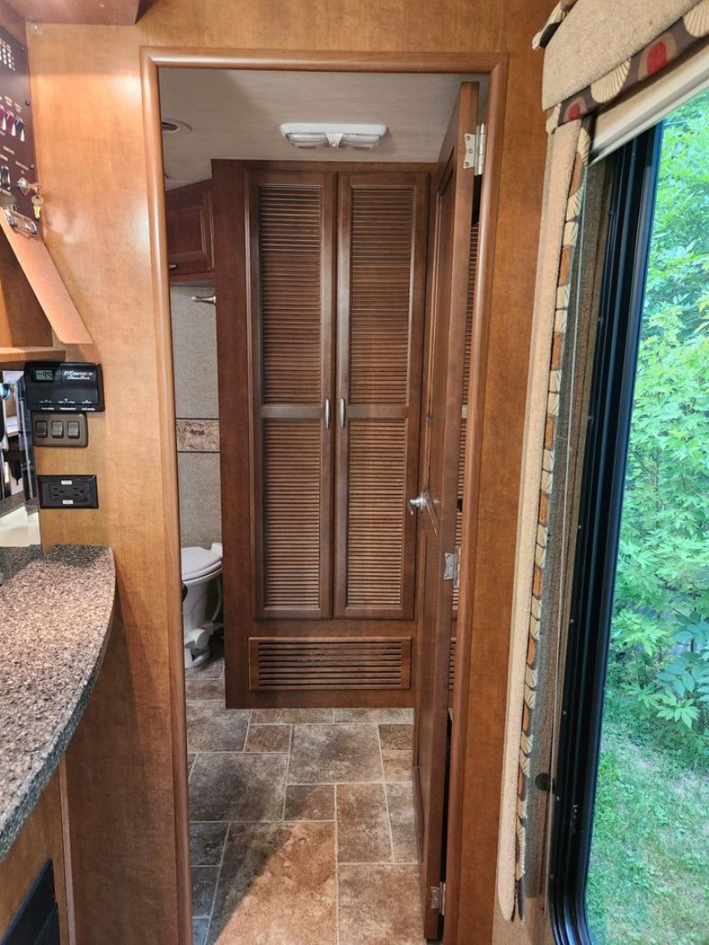 2013 Thor Challenger 37GT, PHOTOS, Details, Brochure, Floorplan